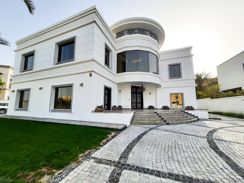Emirates Hills Villas for Sale - Buy Exclusive Houses | Luxhabitat ...