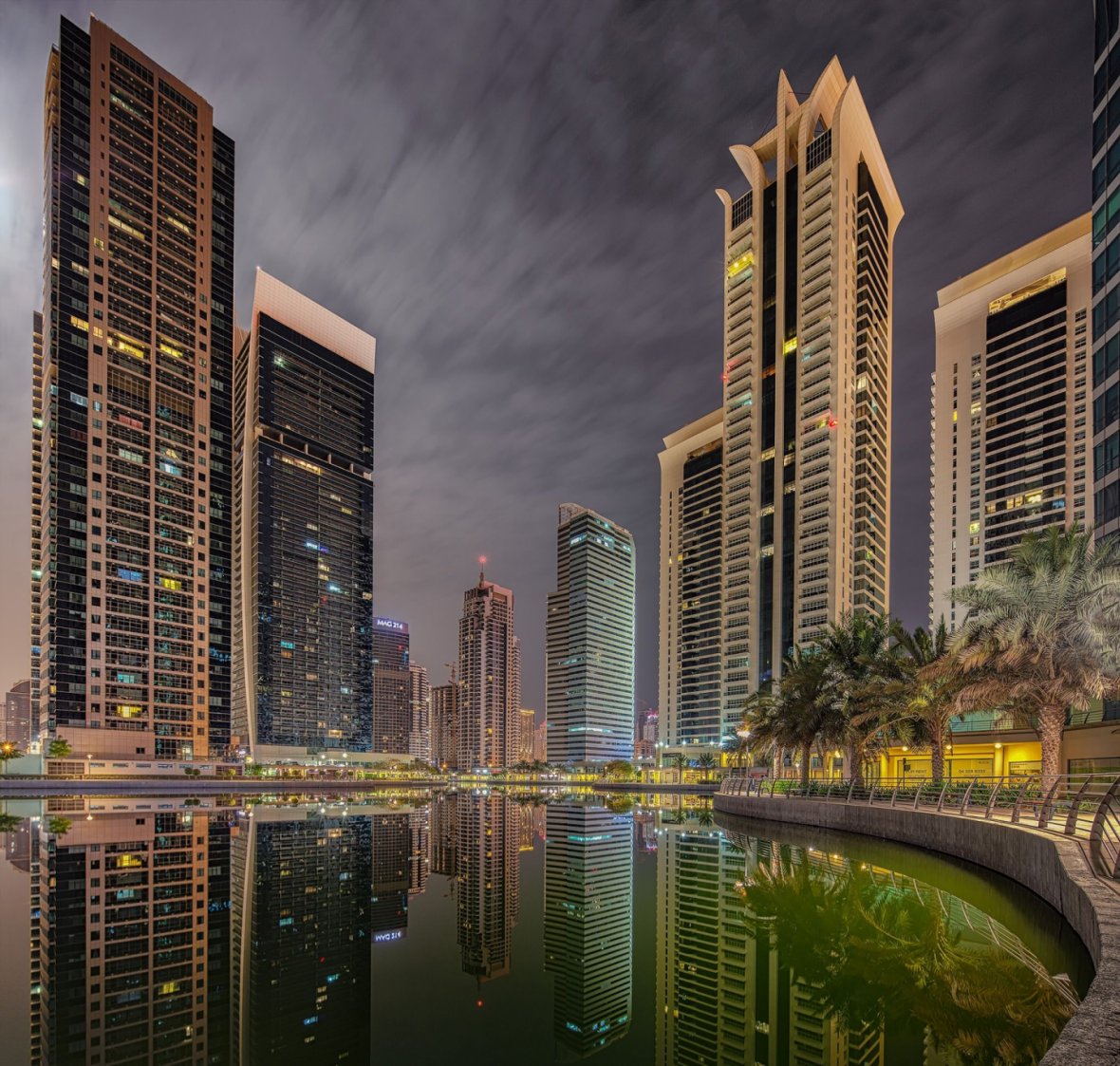 Jumeirah Lakes Towers Area Guide LUXHABITAT Jumeirah Lakes Towers Area Guide LUXHABITAT