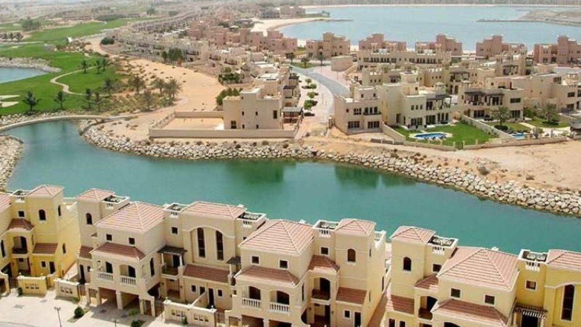 Al Hamra Village Area Guide - Location Map, Amenities & Community ...