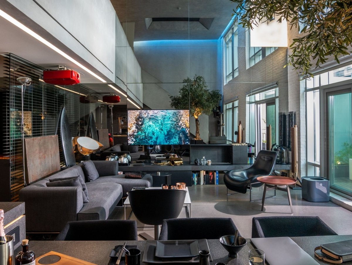 Open House: A minimalist & monochrome Downtown home | Luxhabitat